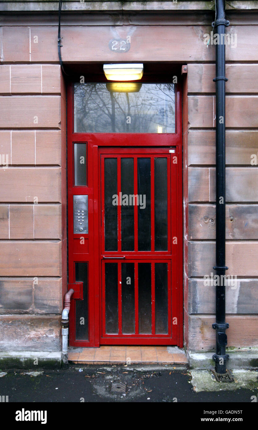 Search goes on at house after body discovery Stock Photo - Alamy