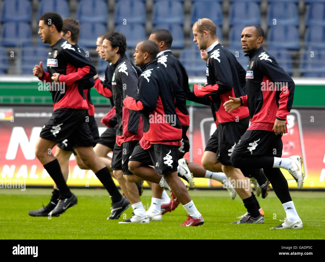 L-R Wales' Lewin Nyatanga, Simon Davies, Robert Earnshaw and Danny ...