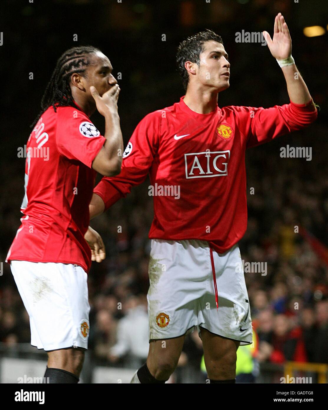 Manchester uniteds anderson celebrates scoring hi-res stock photography ...