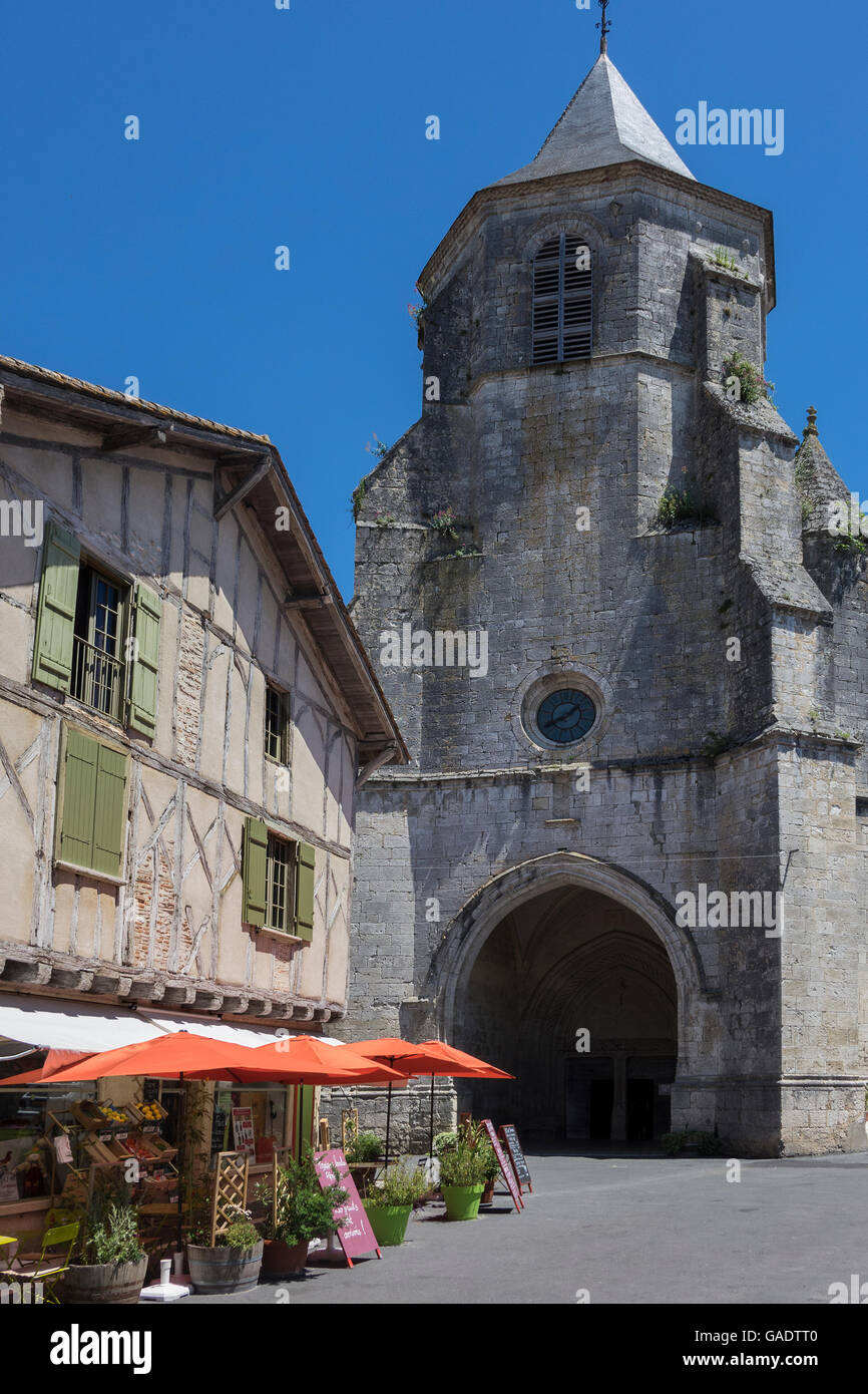 France, Dordogne, Issigeac, medieval village, St.Felicien church Stock ...