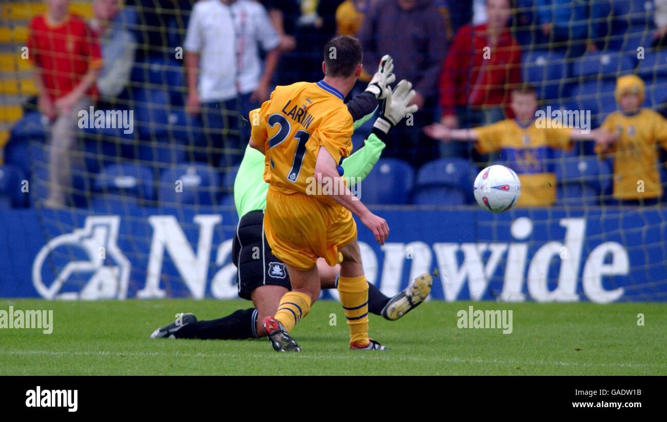 Mansfield towns colin larkin hi-res stock photography and images - Alamy