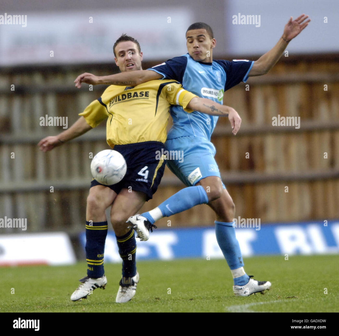 Oxford's Barry Quinn (left) and Southend's Dean Morgan during the FA ...