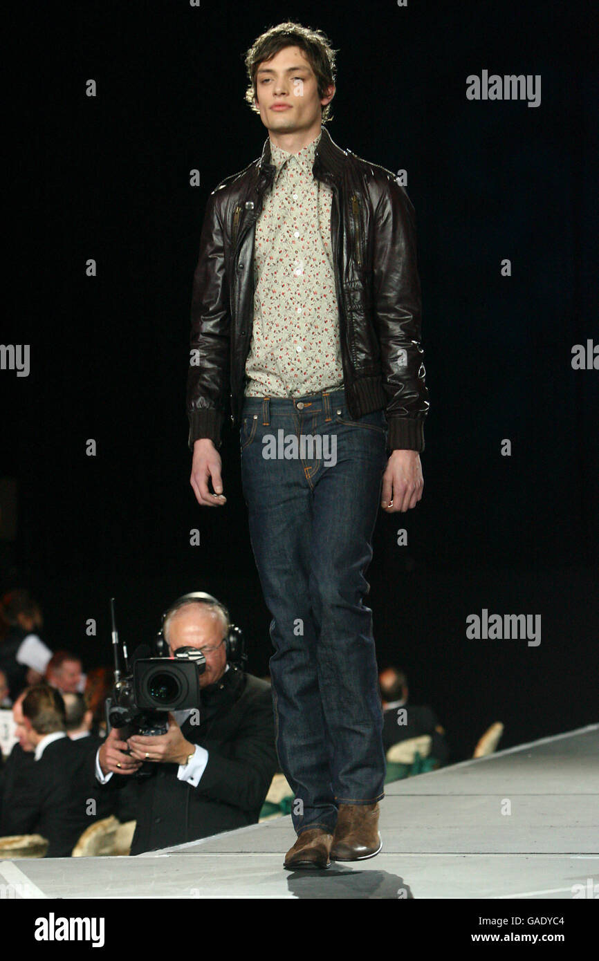 Soccer - PFA Gala Dinner - GMEX Centre. Fashion show at the PFA ...