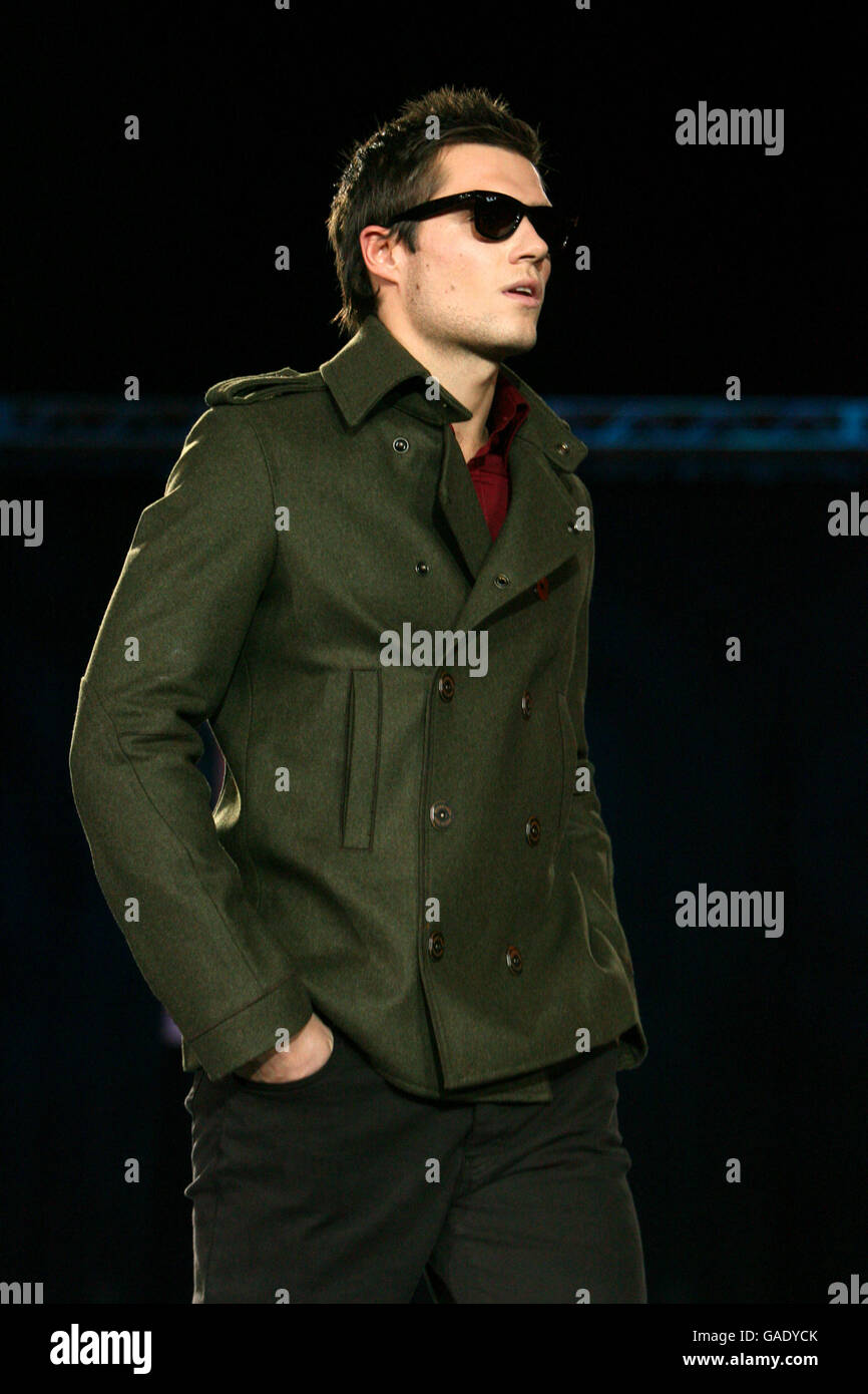 Fashion show pfa centenary gala dinner hi-res stock photography and ...