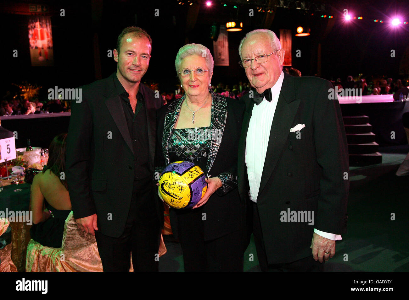 Alan shearer at the pfa centenary gala dinner hi-res stock photography ...