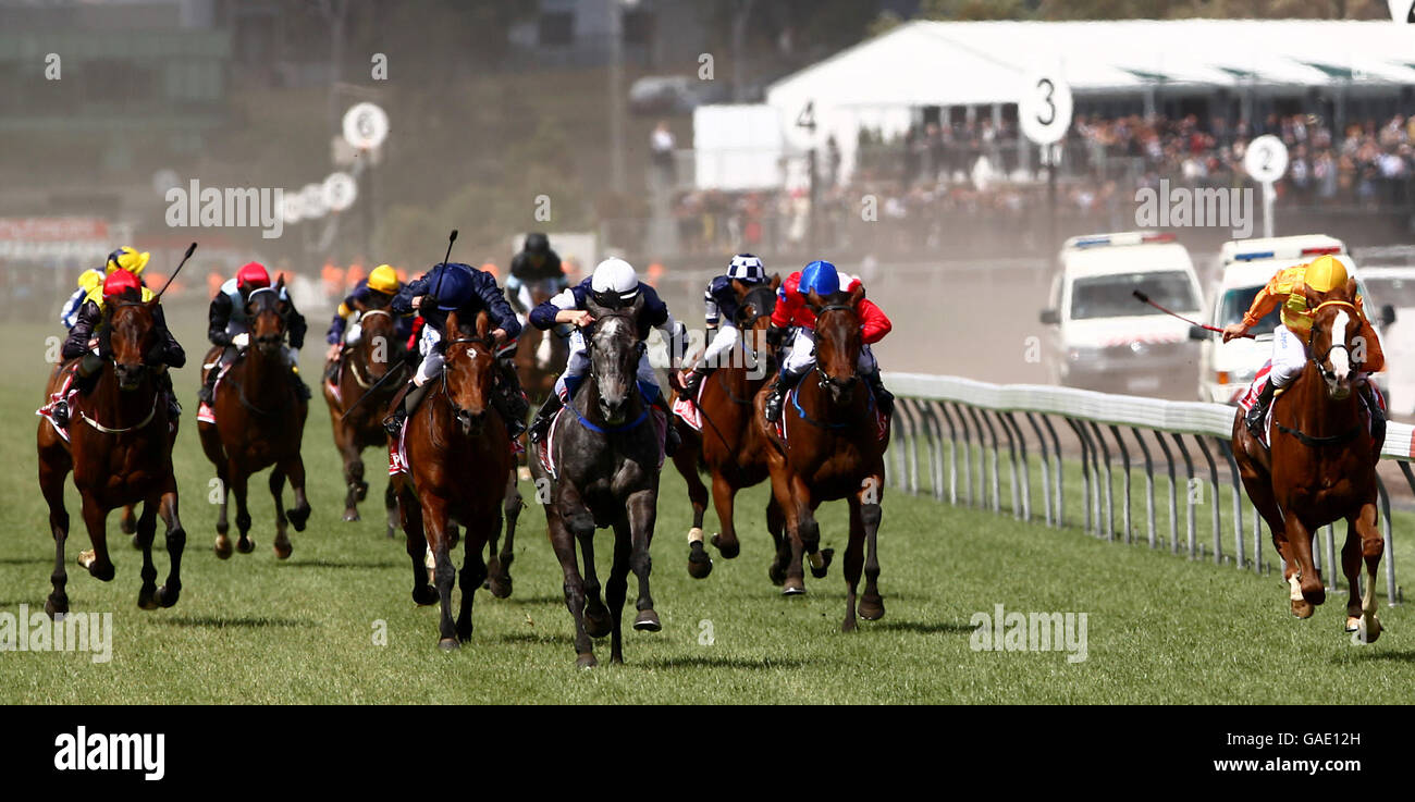 Melbourne racing carnival hi-res stock photography and images - Alamy