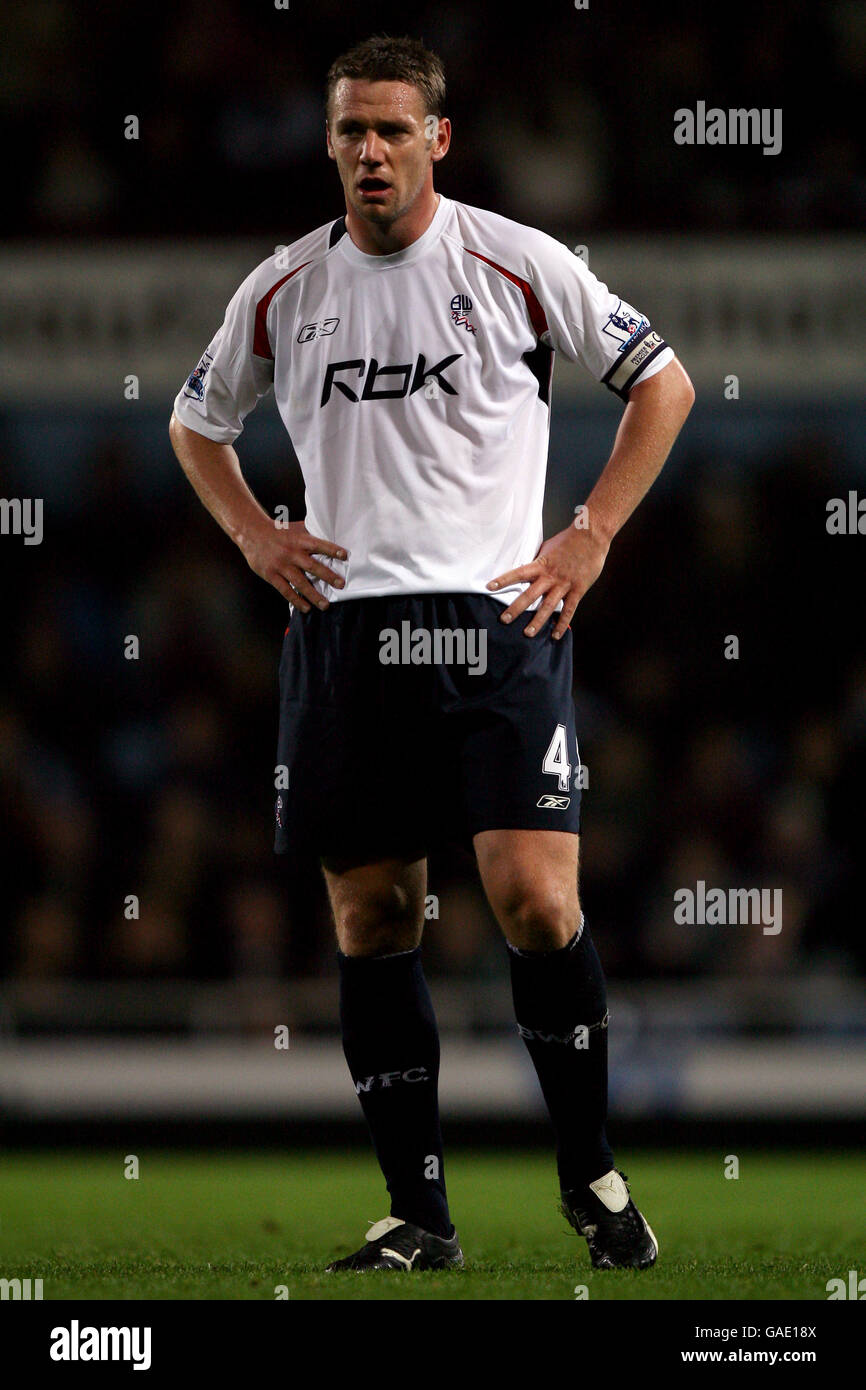 Captain of bolton wanderers hi-res stock photography and images - Alamy