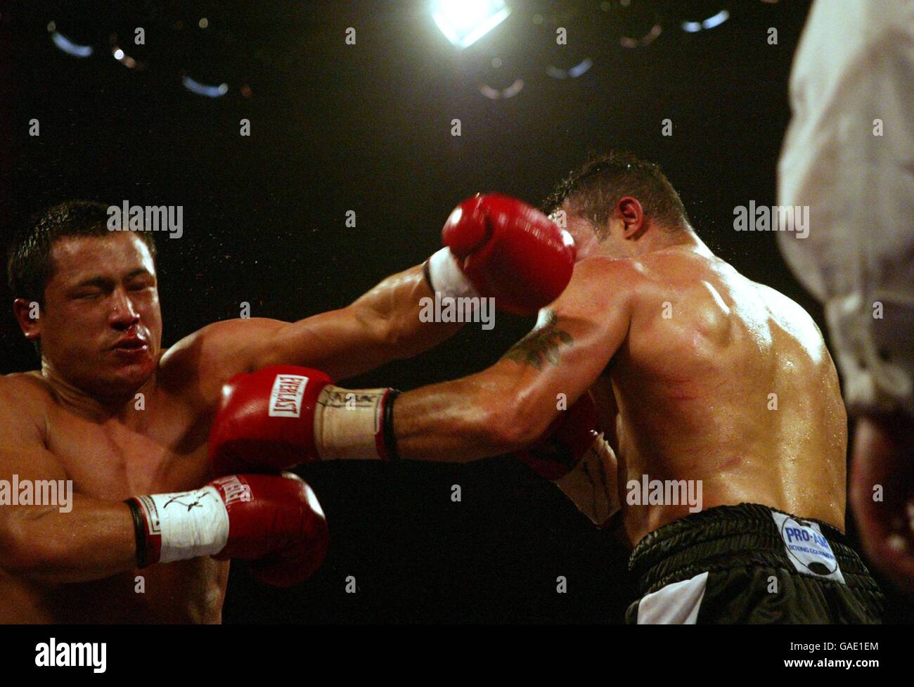 Boxing - WBF World Super Middleweight Chmpionship - Robin Reid v ...