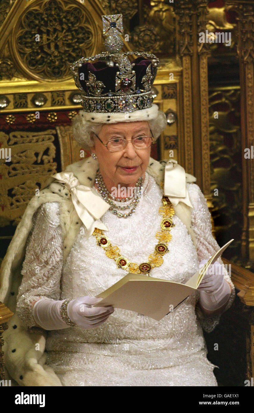 Queen Elizabeth Ii Reading Queens Speech High Resolution Stock ...