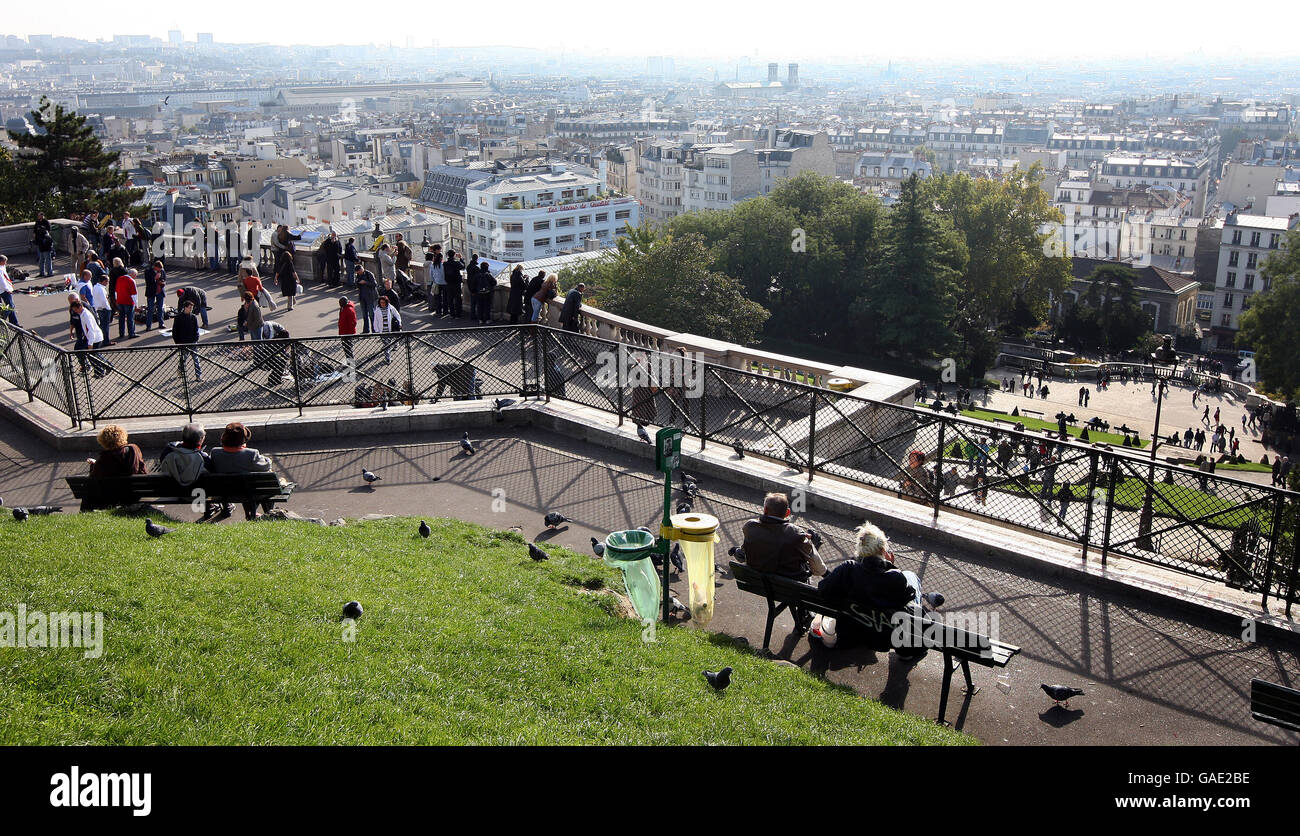 Steps from sacre coeur montmartre hi-res stock photography and images ...