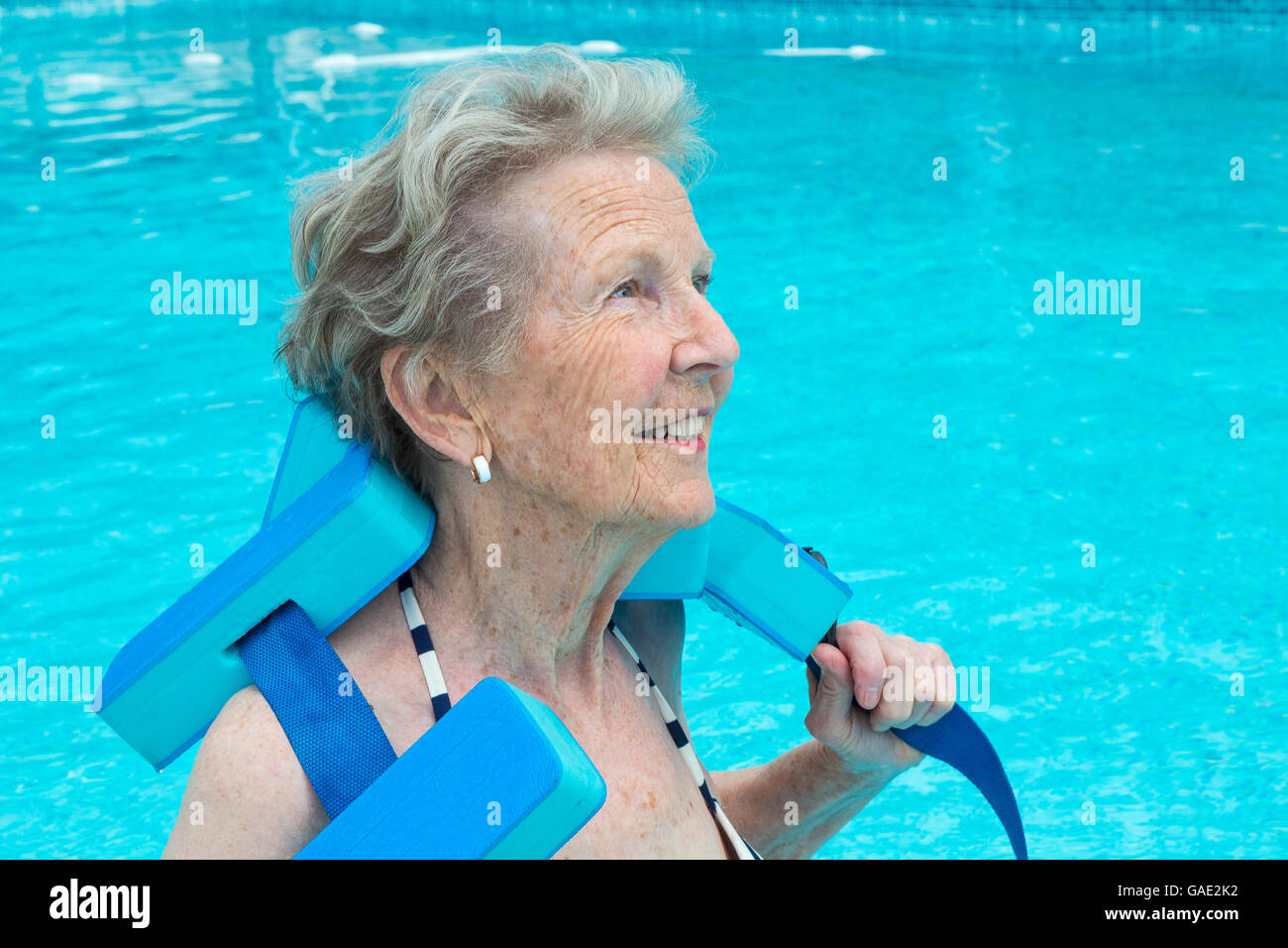 Active senior woman in the pool, doing exercises Stock Photo - Alamy