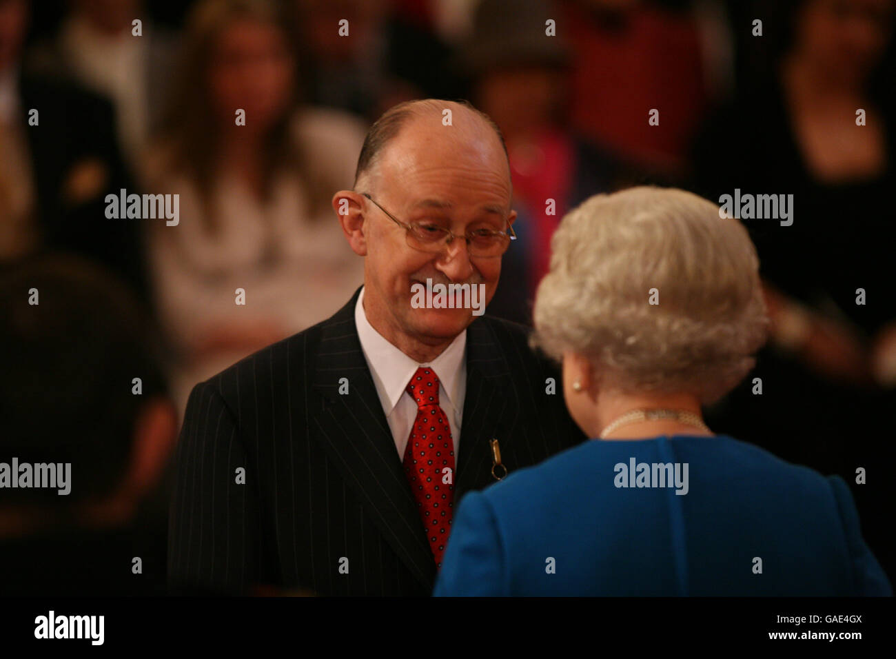 Alan bradbury manchester made mbe queen buckingham palace hi-res stock ...