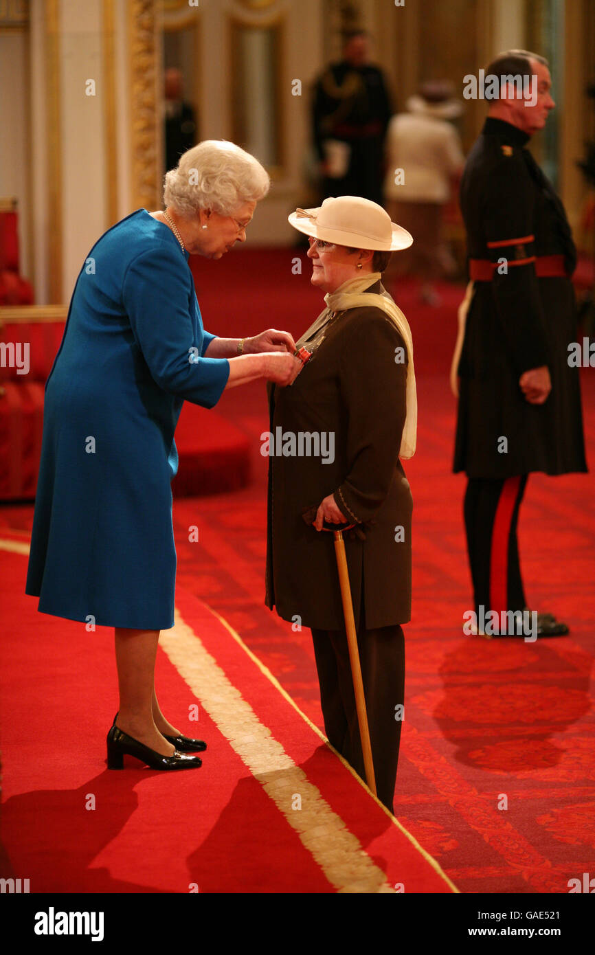 Mrs georgina scannell swansea made mbe by queen buckingham palace hi ...