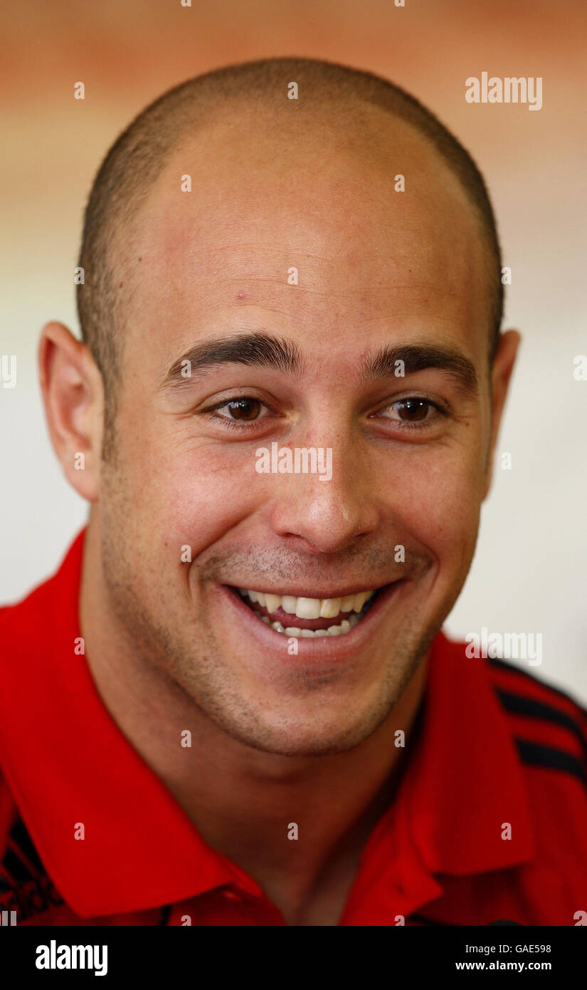 Soccer spain head shot headshot portrait smile smiling mangrs hi-res ...