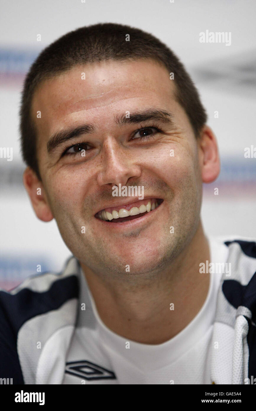 Soccer spain head shot headshot portrait smile smiling mangrs hi-res ...