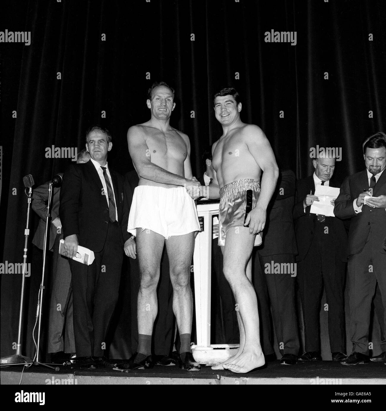 British Heavyweight Champion Henry Cooper Stock Photos & British ...
