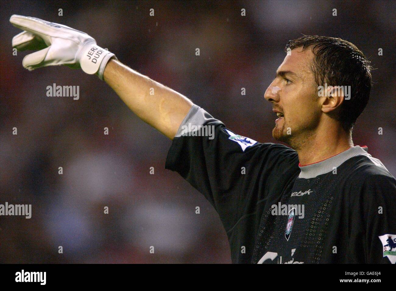 Liverpool goalkeeper Jerzy Dudek signals to his defence Stock Photo - Alamy