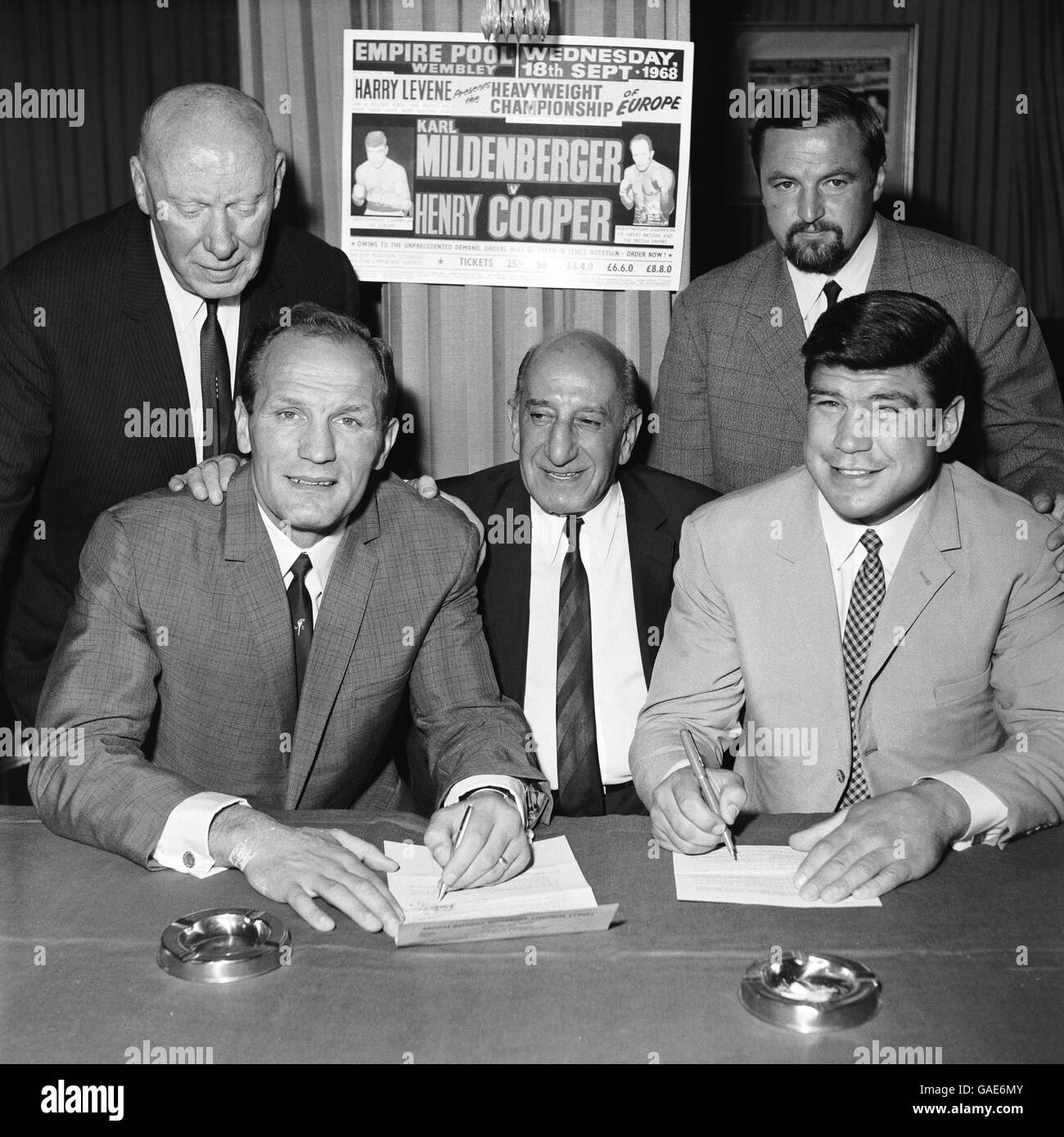 Boxing - European Heavyweight Championship - Karl Mildenberger v Stock ...