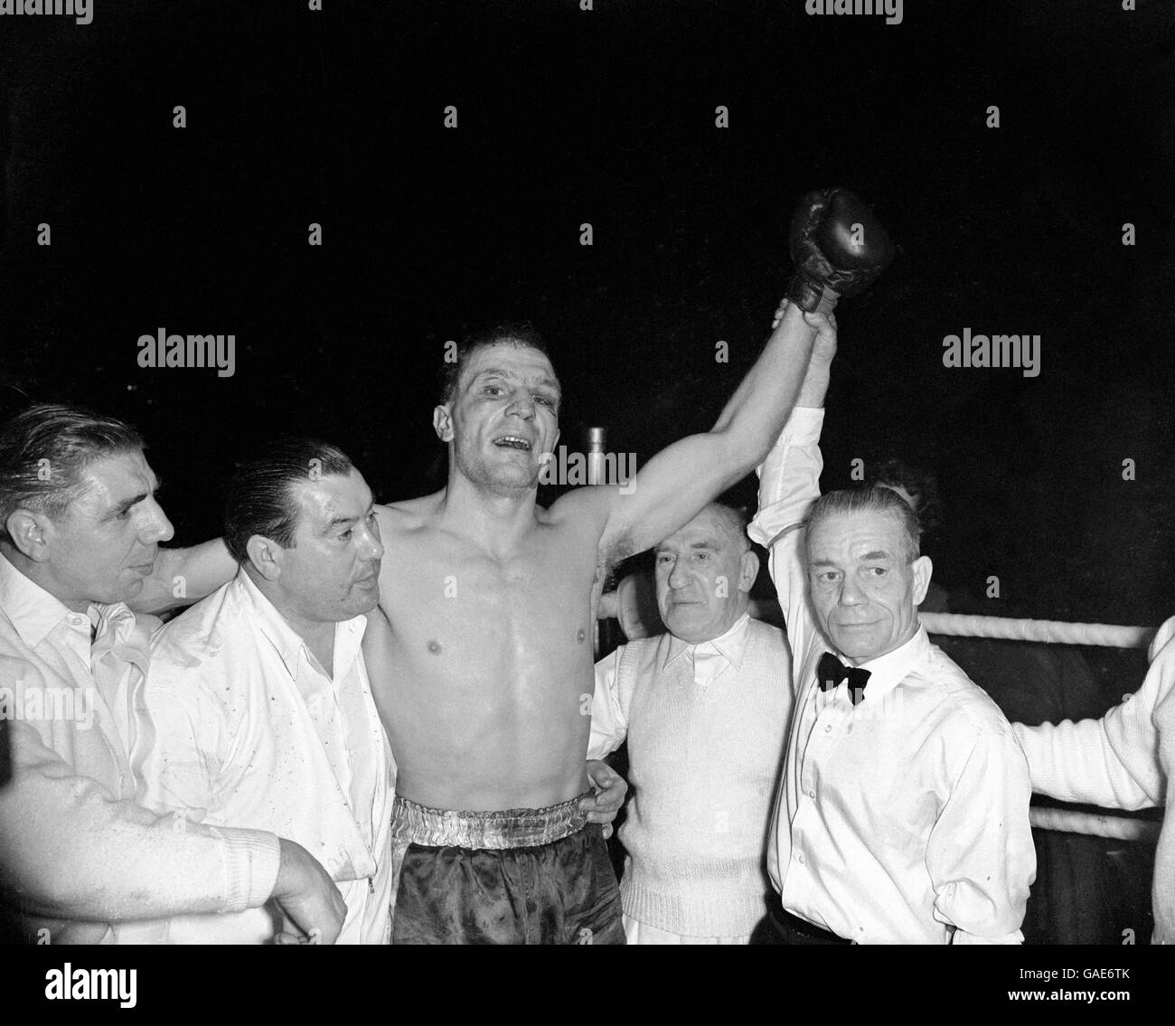 Boxing - Commonwealth and British Heavyweight Title - Brian London v ...