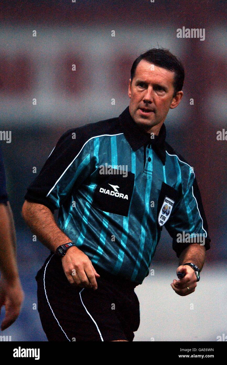 Soccer - Friendly - Dundee v Rapid Bucharest. Referee Alan Freeland ...