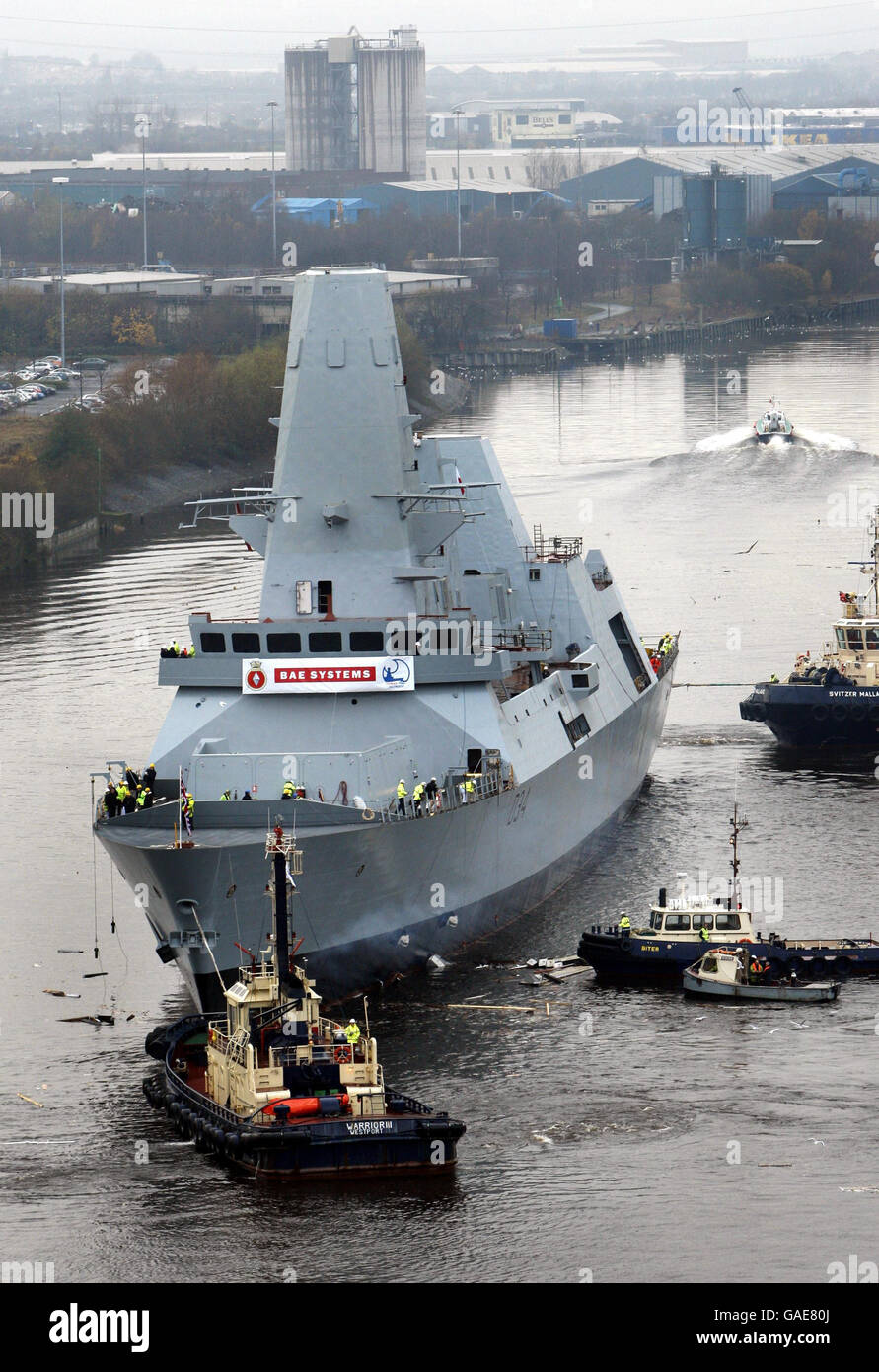 New destroyer launched by navy hi-res stock photography and images - Alamy