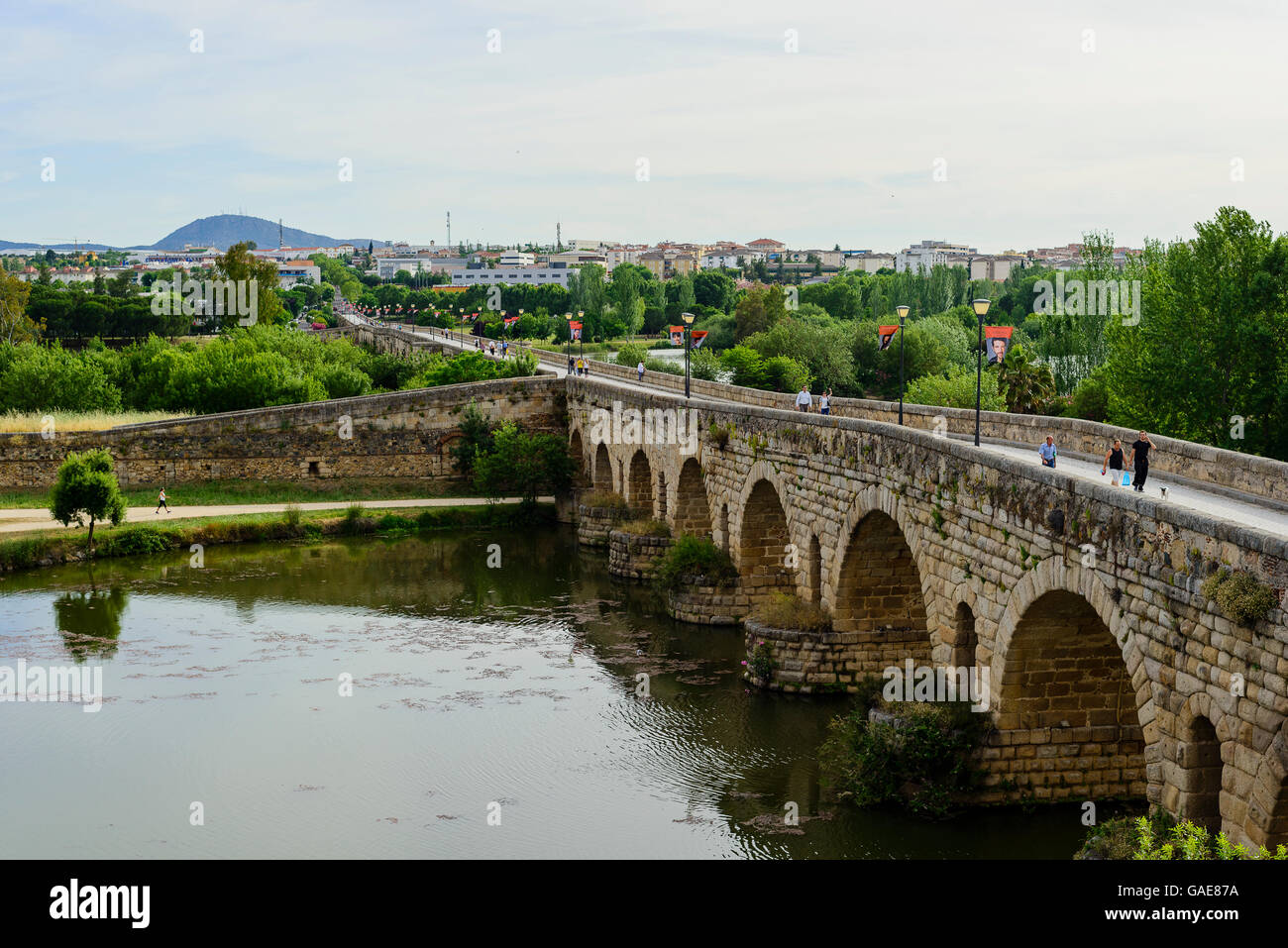 Roman bridge of merida hi-res stock photography and images - Alamy
