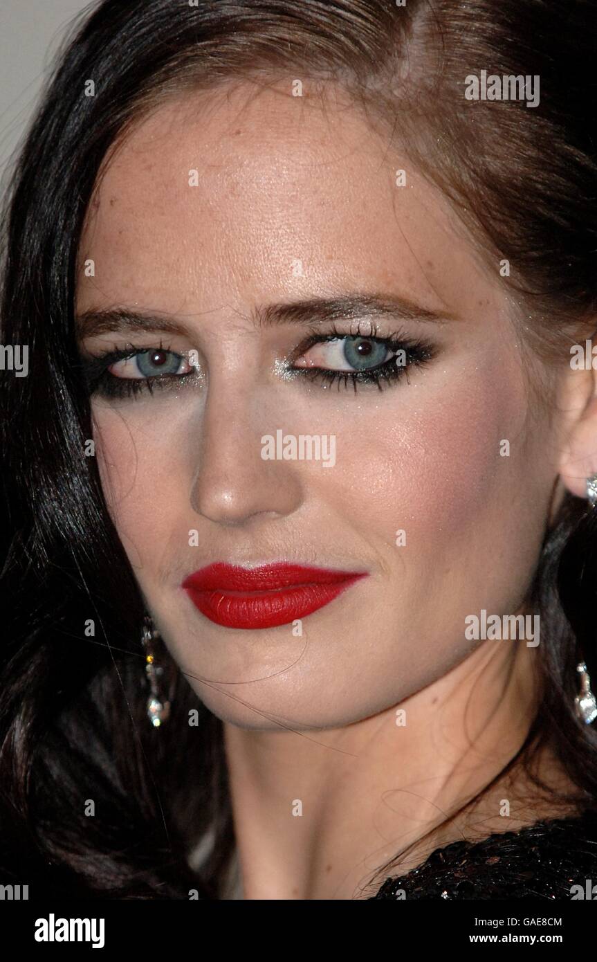 Eva Green arrives for the premiere of The Golden Compass at the Odeon ...