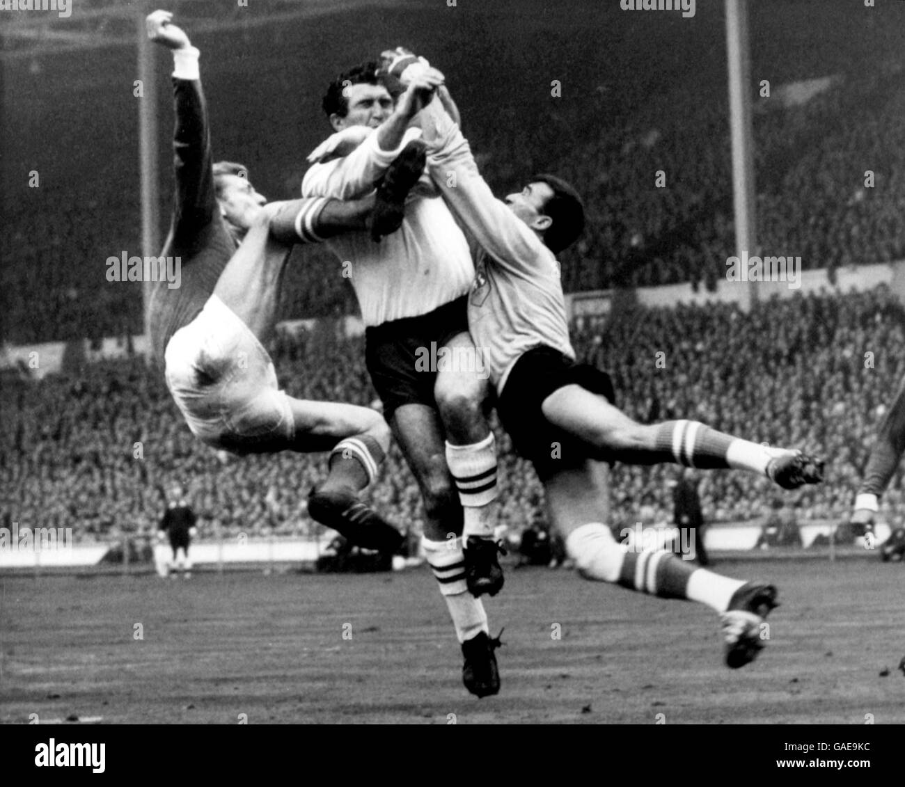1963 england v rest of the world football match hi-res stock ...