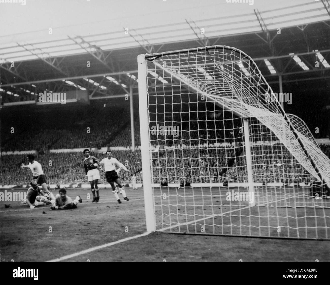 Milutin soskic luis eyzaguirre score opening goal hi-res stock ...