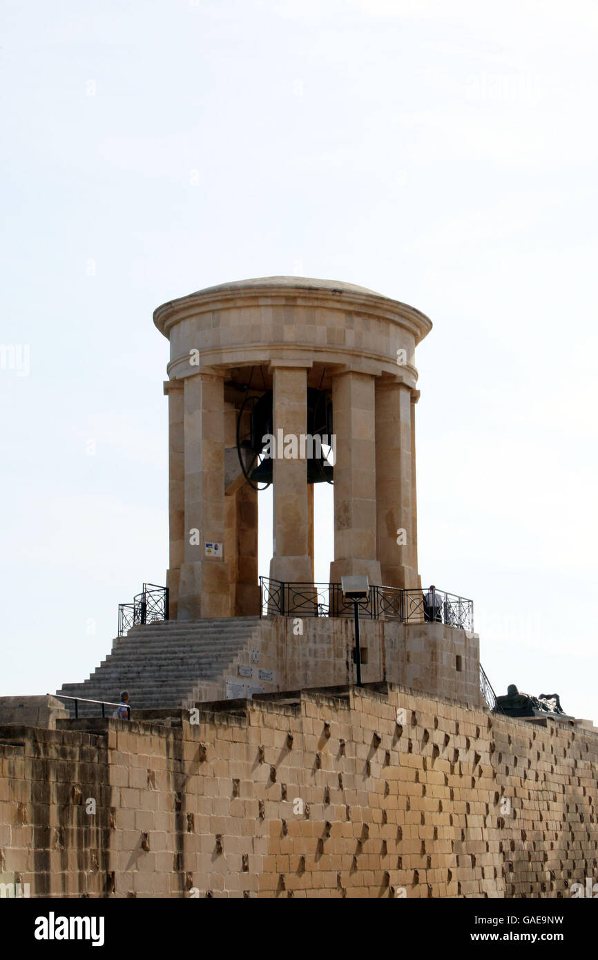 Award of the george cross to malta hi-res stock photography and images ...