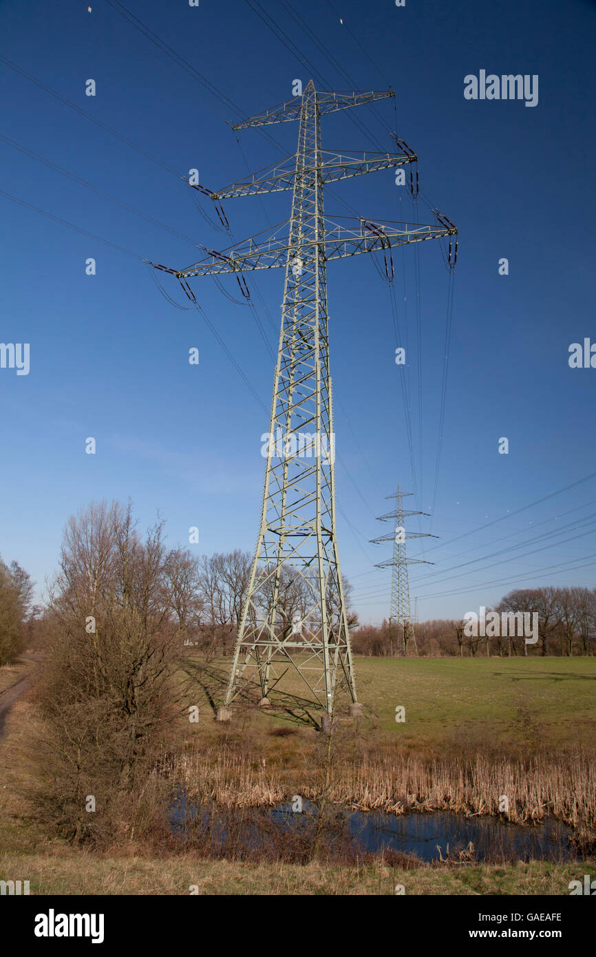 River pylons hi-res stock photography and images - Alamy