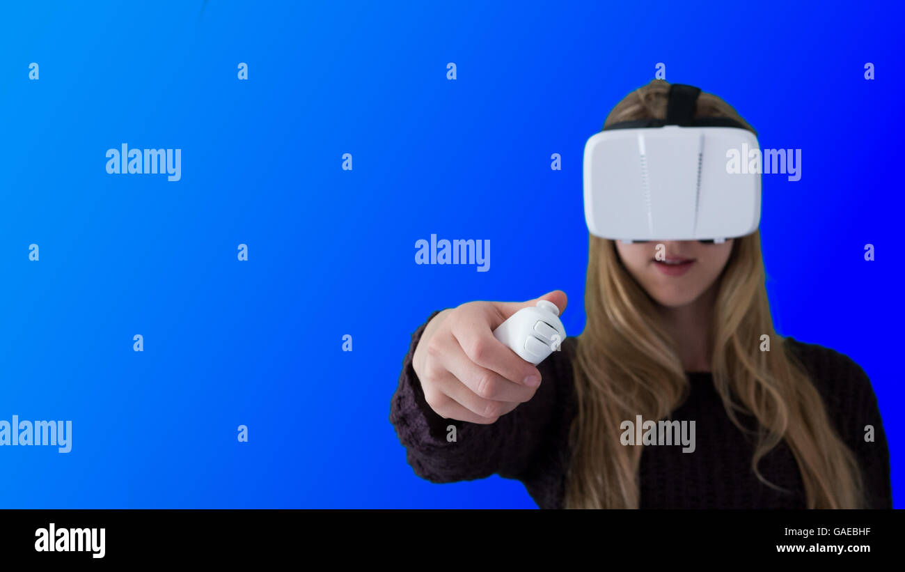 Oculus vr headset hi-res stock photography and images - Alamy