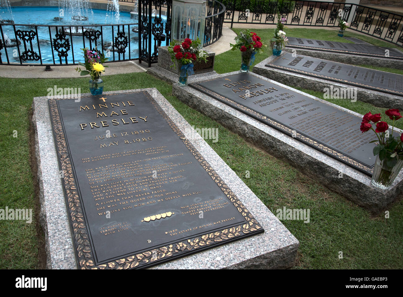 Elvis presley family graceland hi-res stock photography and images - Alamy