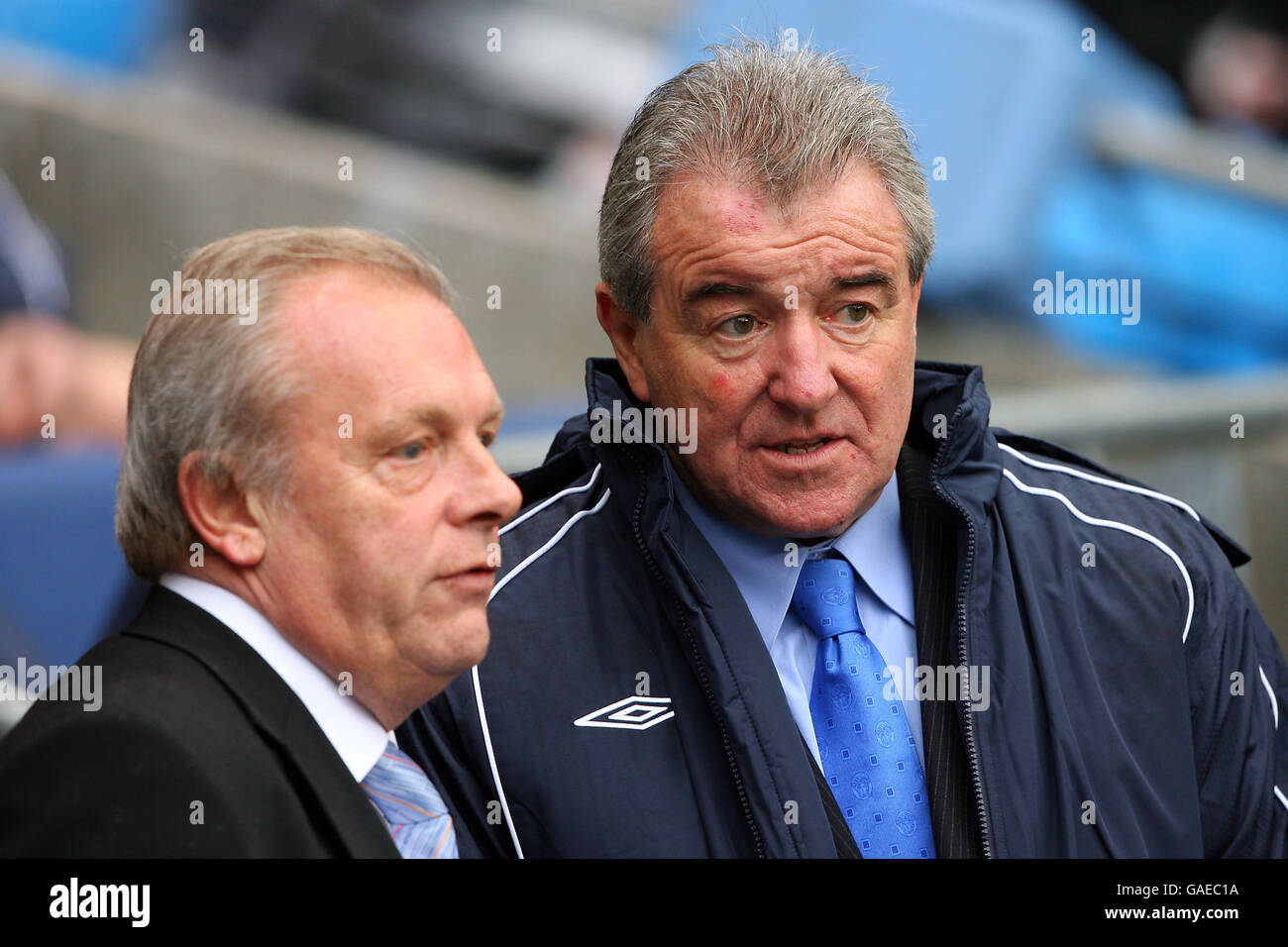 Terry venables england xi and gordon taylor hi-res stock photography ...