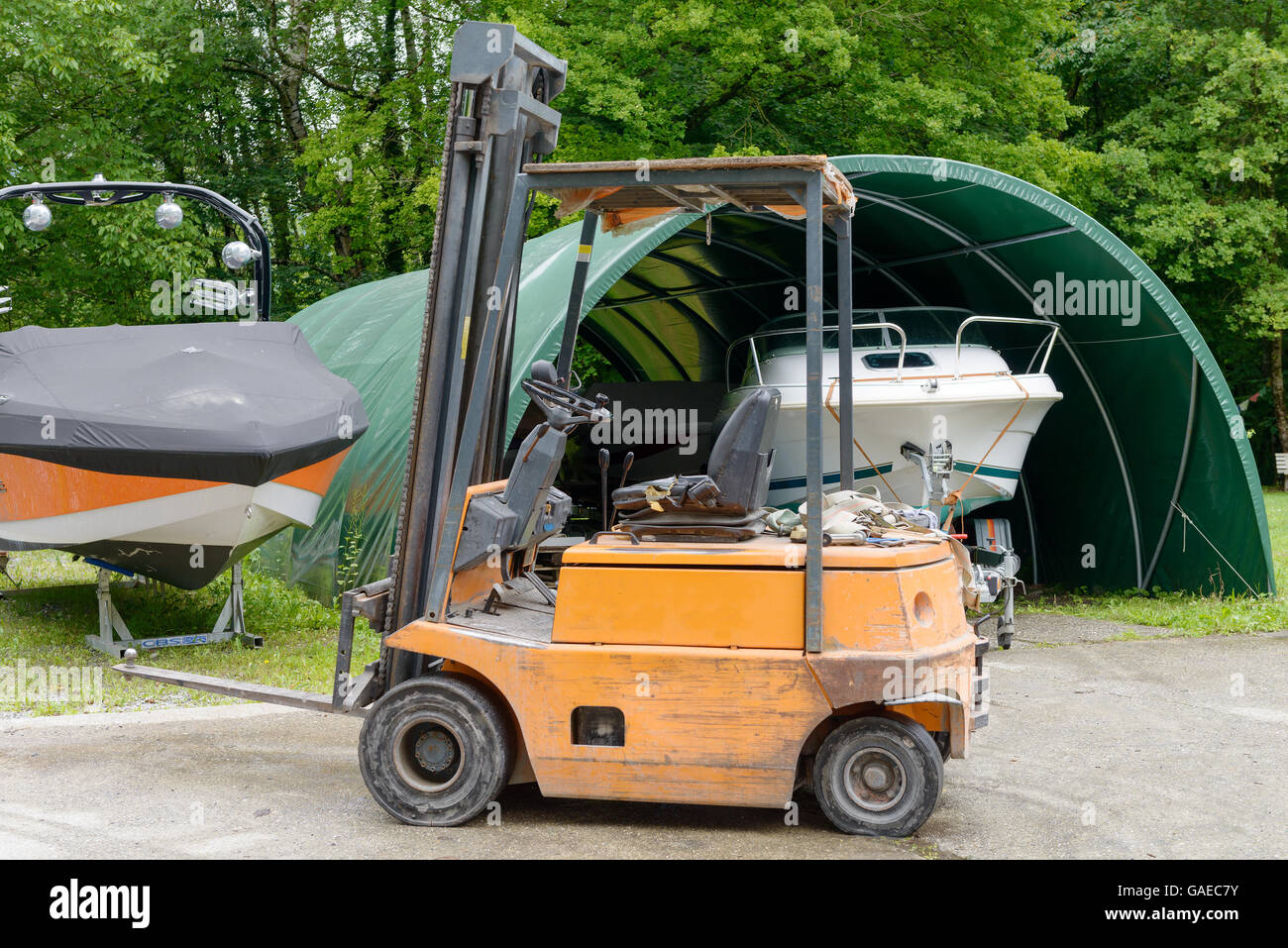 Stacker truck hi-res stock photography and images - Alamy