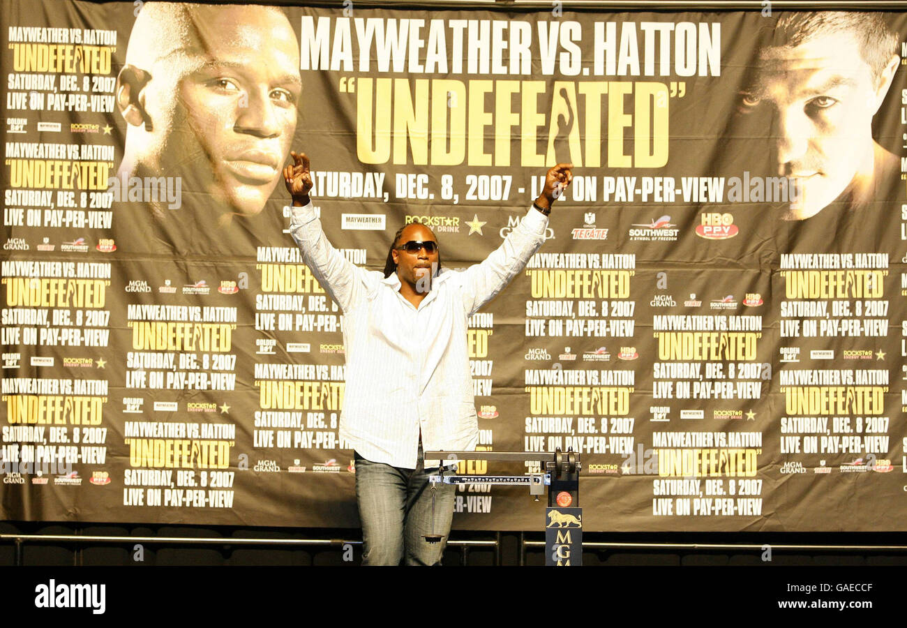 Former Heavyweight Champion of the World Lennox Lewis before the start ...