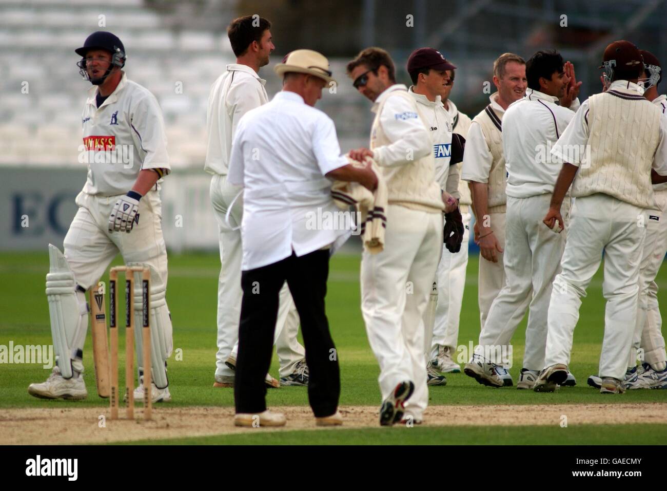 Cricket - Frizzell County Championship - Division One - Surrey v ...