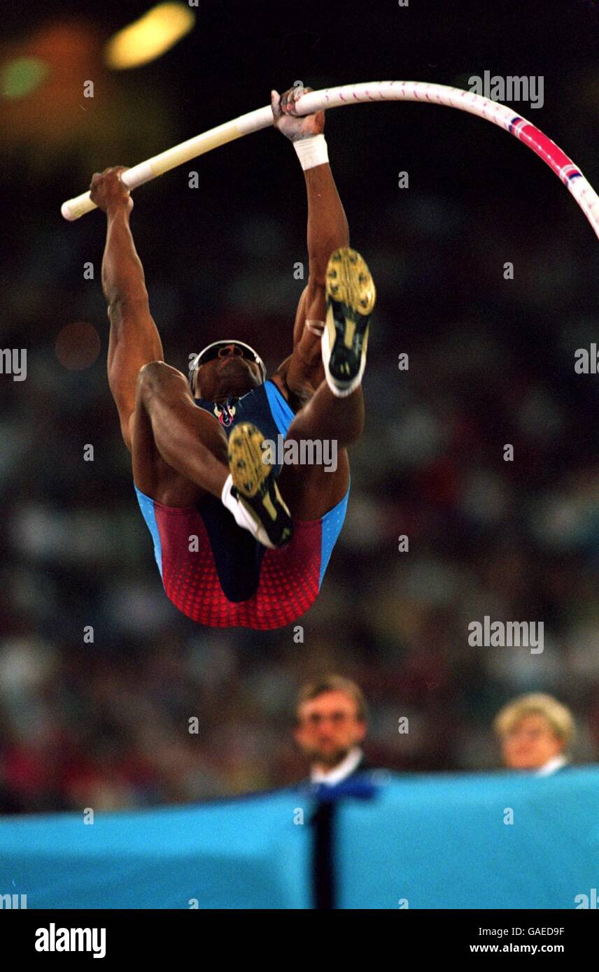 Athletics sydney 2000 olympics athletics hi-res stock photography and ...