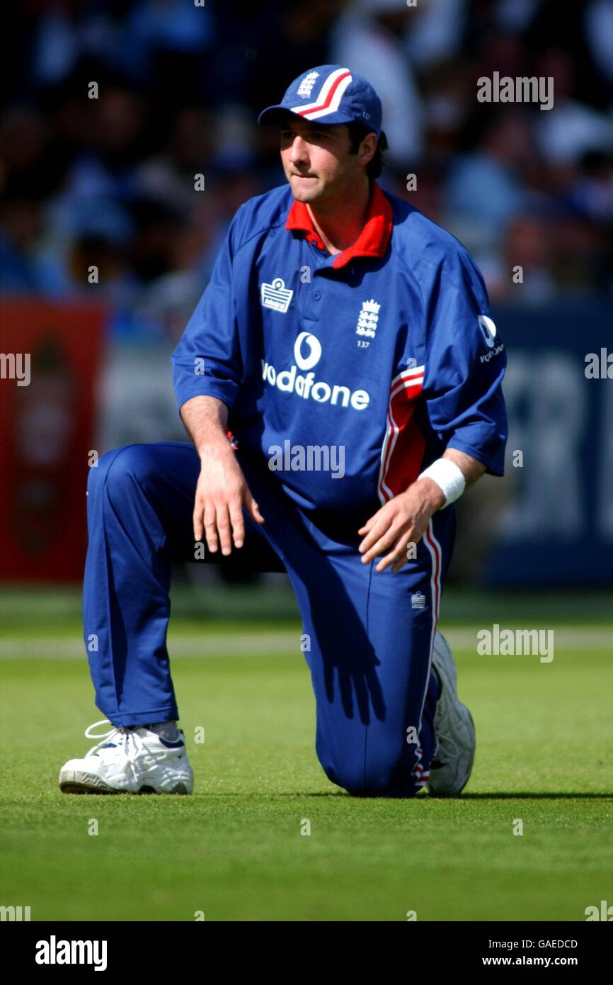 Cricket - Natwest Trophy - Final - England v India. Ronnie Irani ...