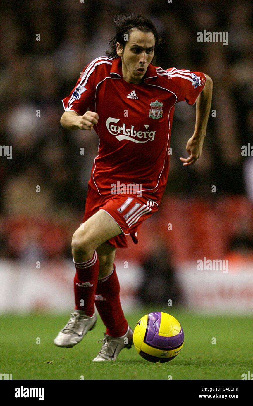 Benayoun liverpool fulham hi-res stock photography and images - Alamy