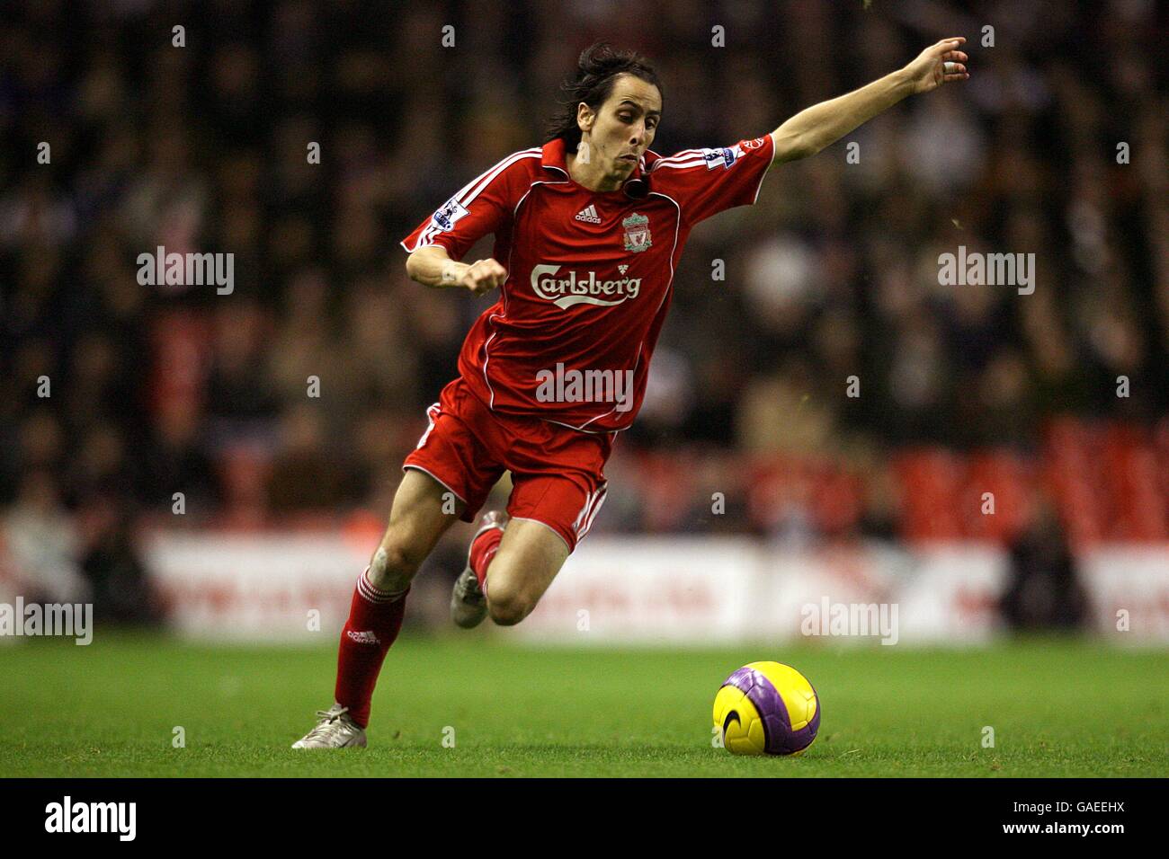 Benayoun liverpool fulham hi-res stock photography and images - Alamy