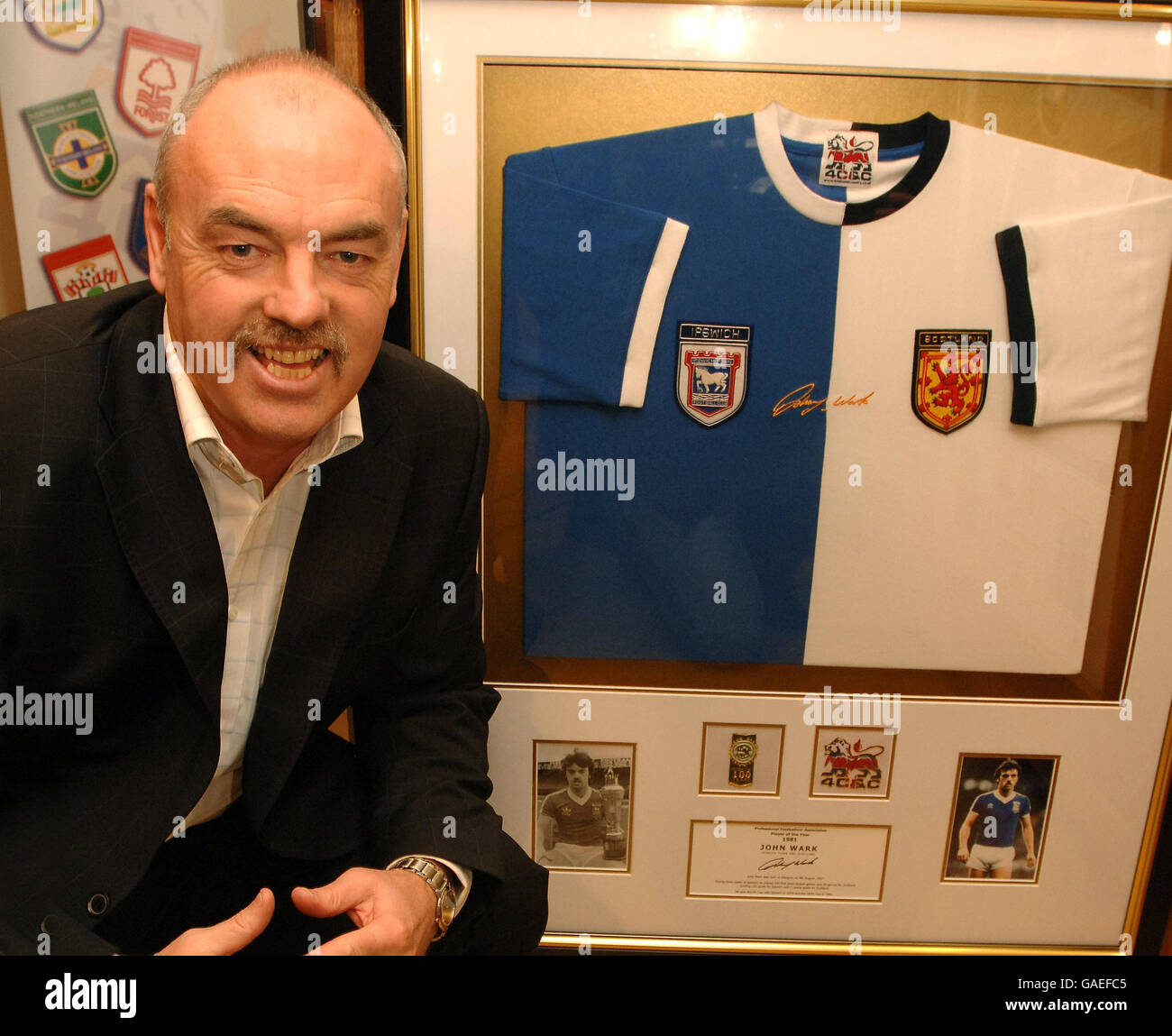 John wark ipswich town hi-res stock photography and images - Alamy