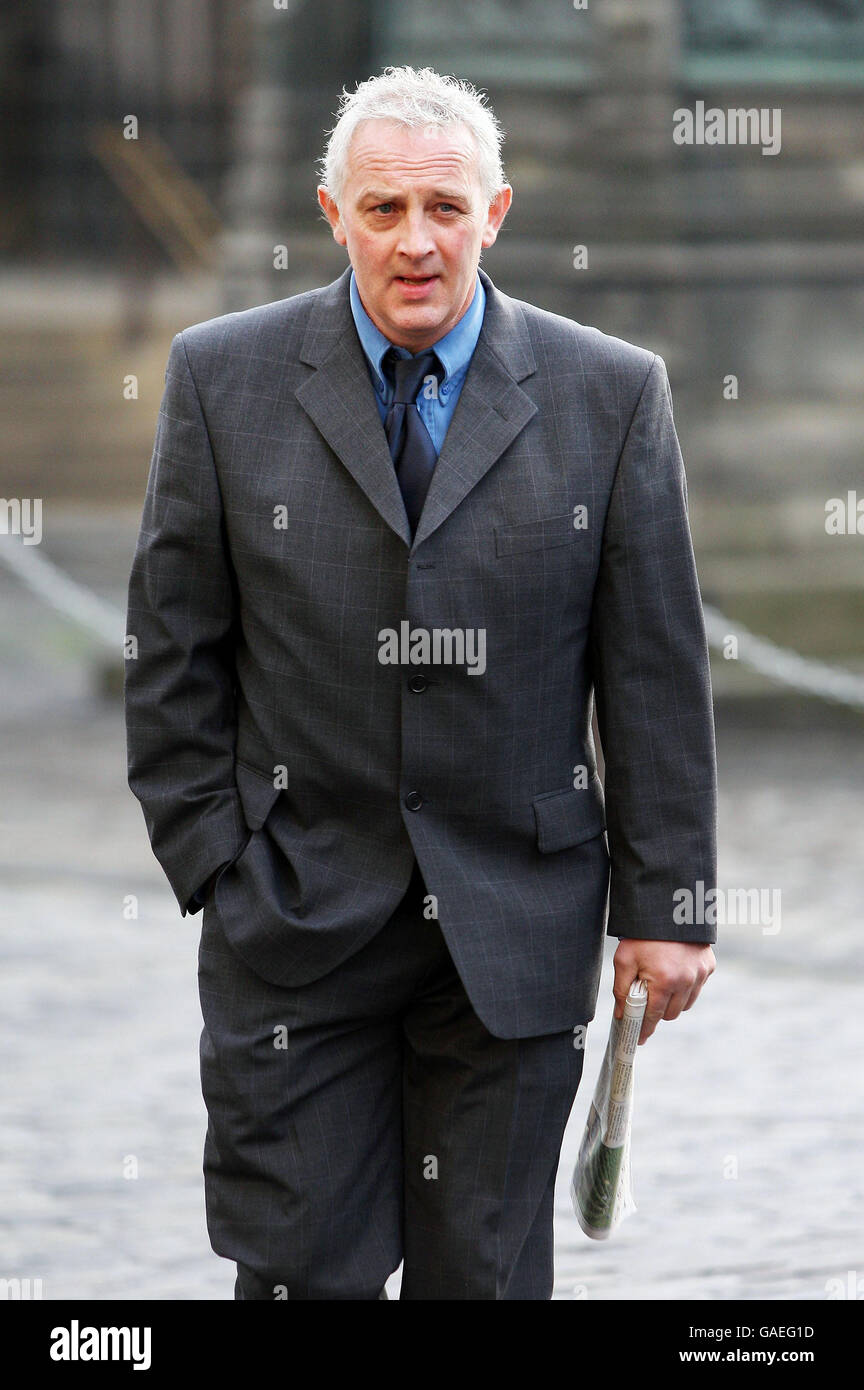 Convicted wife killer Nat Fraser arrives for the start of his appeal ...