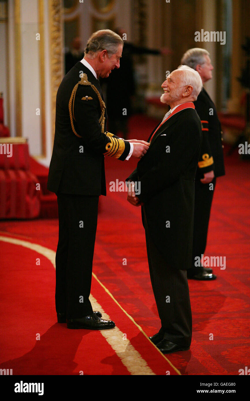 Professor Stanley Wells from Chipping Campden is made a CBE by The ...
