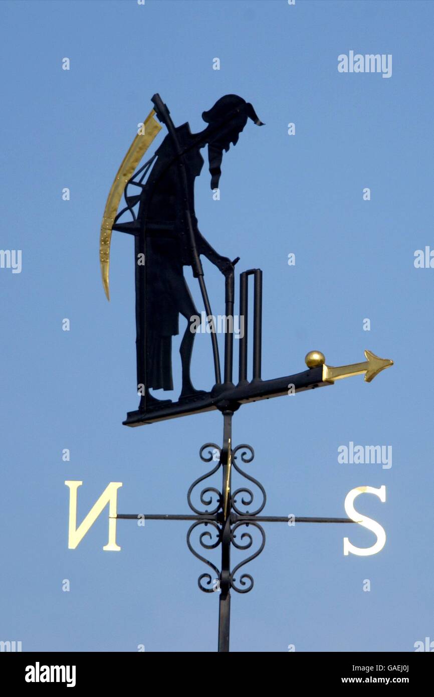 The weathervane at lords cricket ground hi-res stock photography and ...