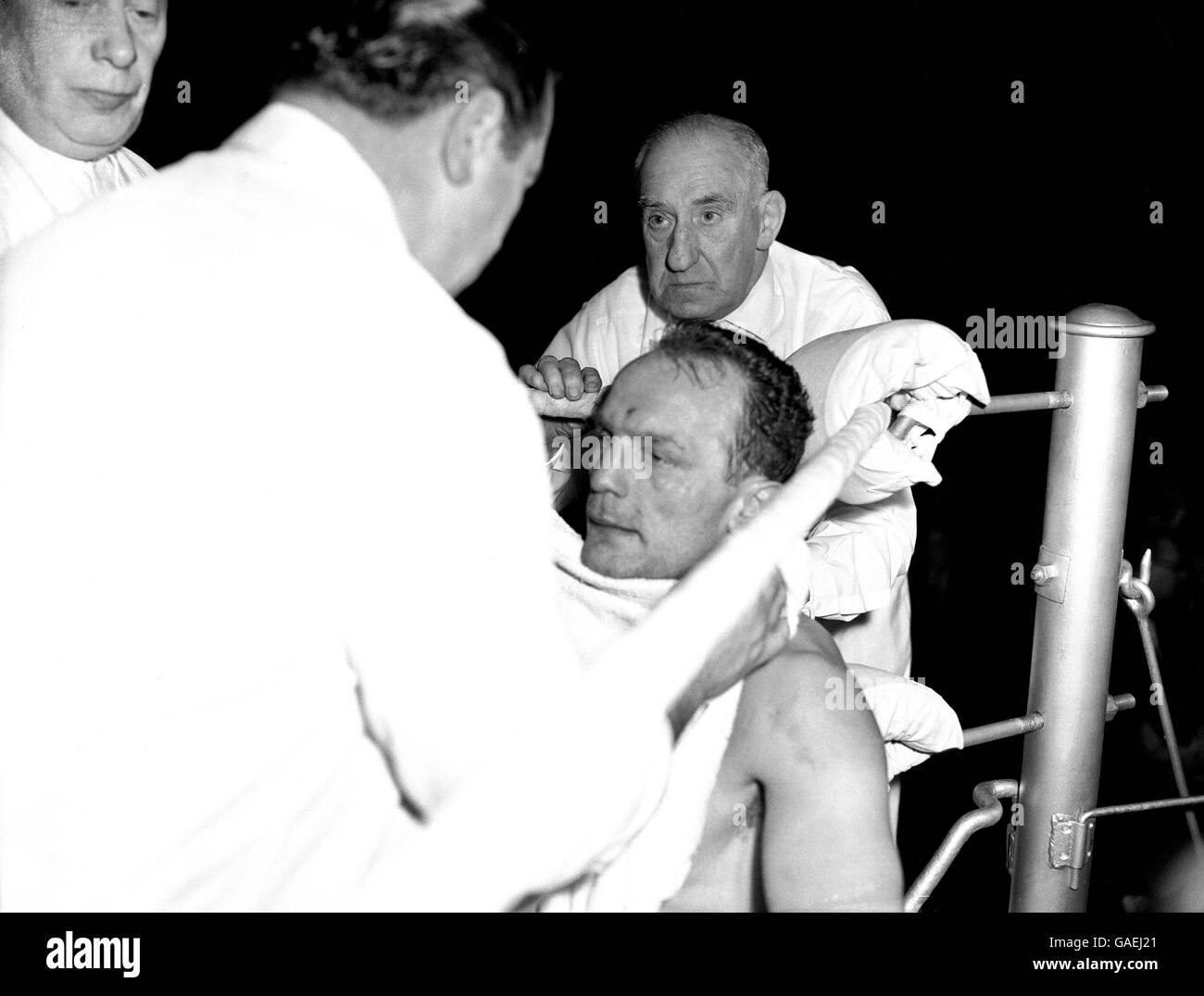 Henry cooper hi-res stock photography and images - Alamy