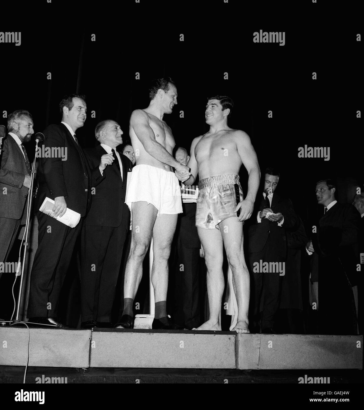 British Heavyweight Champion Henry Cooper Stock Photos & British ...