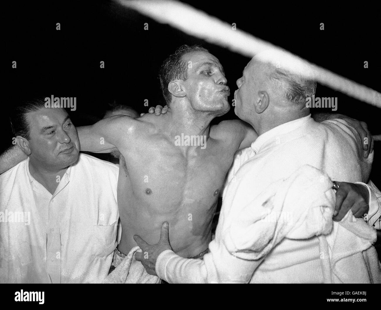 Puckers up to celebrate retaining his title hi-res stock photography ...