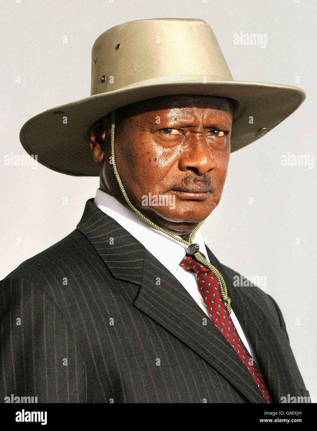 Royalty - Queen Elizabeth II Visit to Uganda Stock Photo - Alamy