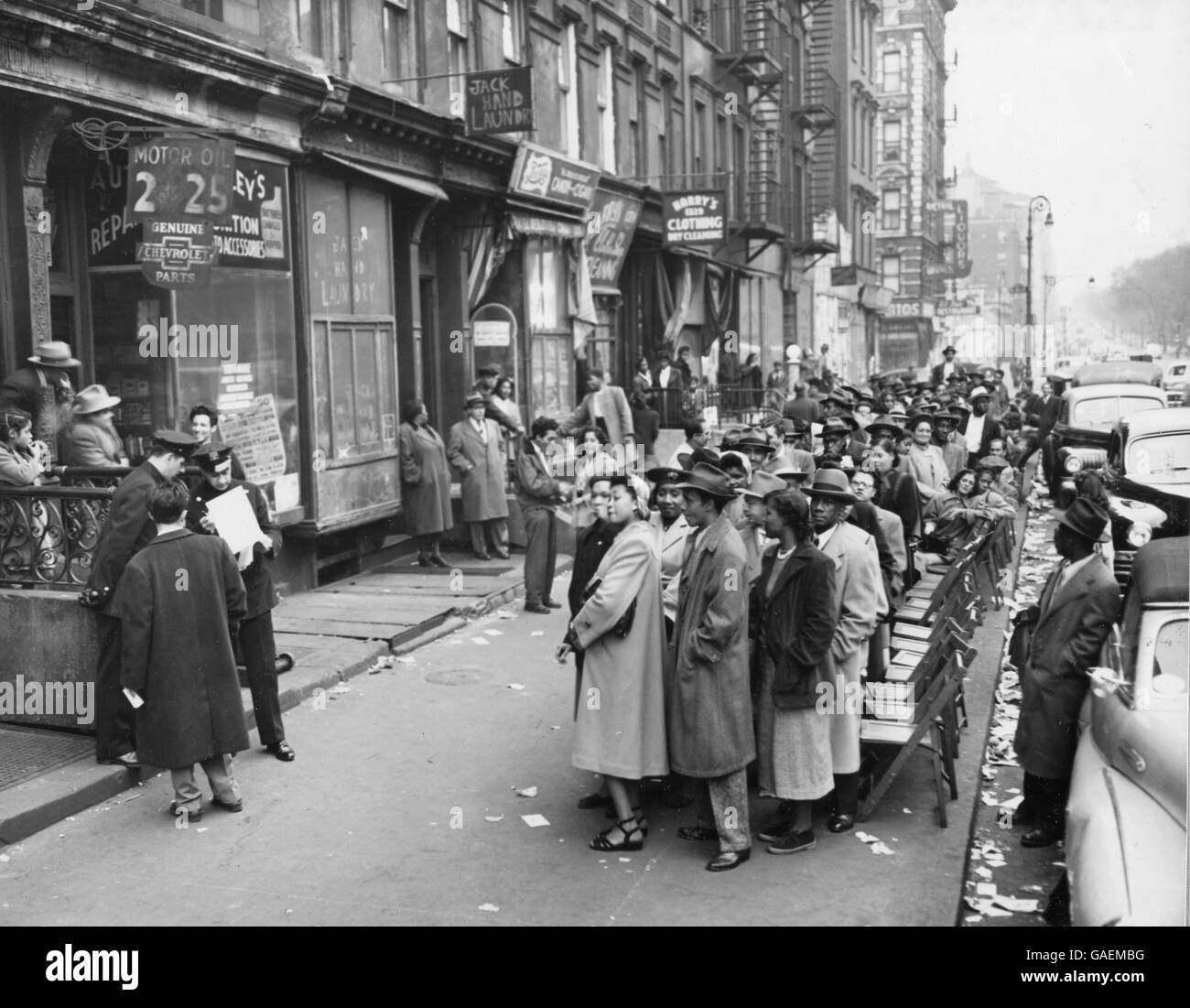 Lined up in line Black and White Stock Photos & Images - Alamy